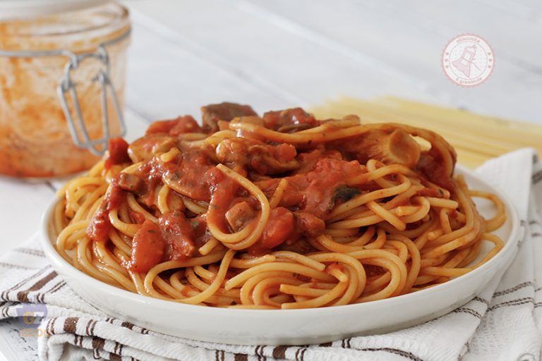 PASTA CON I FUNGHI ricetta con funghi freschi o congelati o secchi