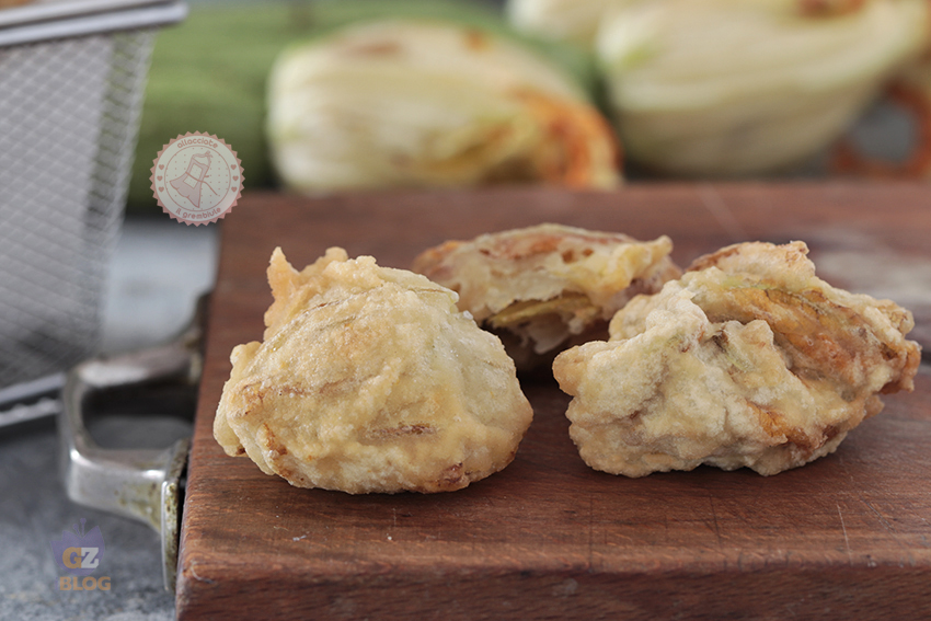 FRITTELLE DI FIORI DI ZUCCA frittelle di sciurilli ricetta facile