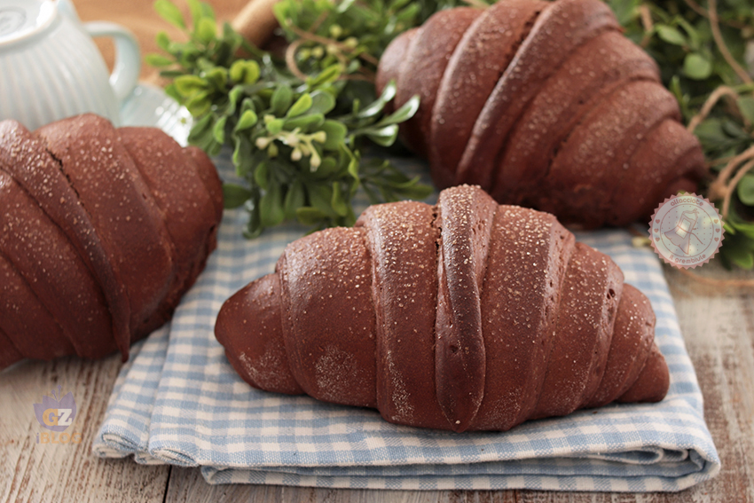 CORNETTI AL CIOCCOLATO ricetta facile infallibile
