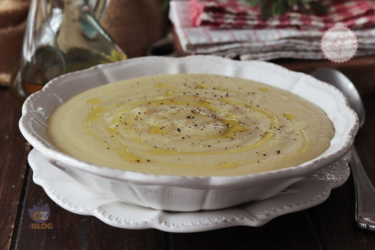 MINESTRA DI SEMOLINO ricetta facile con brodo pronta in 10 minuti
