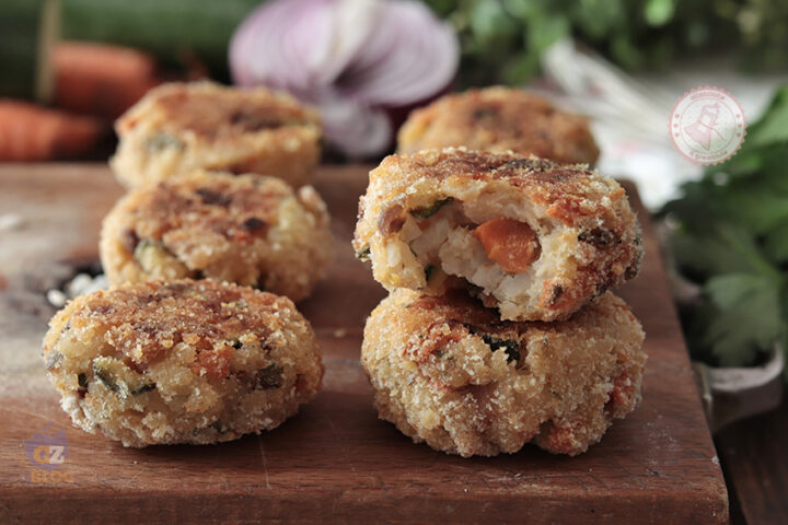 Polpette di riso e verdure ricetta facile in padella fritte o al forno