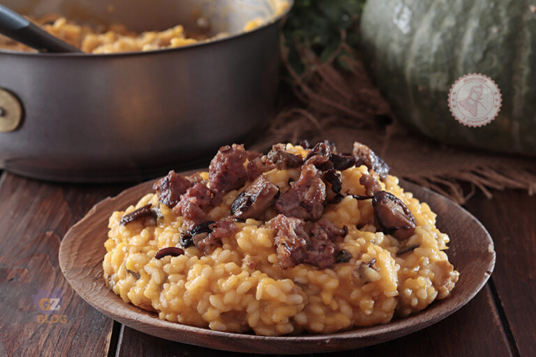 Risotto autunno con zucca funghi e salsiccia ricetta facile