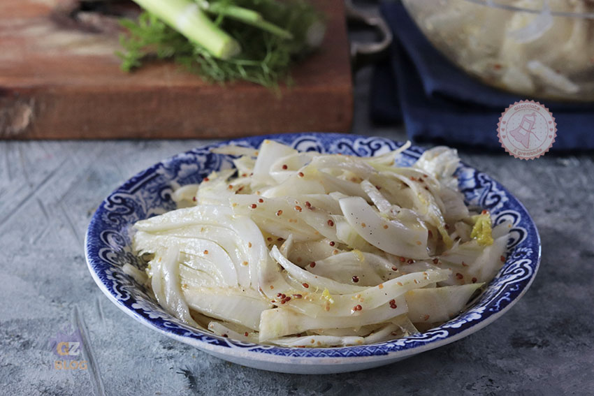 Insalata di finocchi ricetta contorno facile con condimento speciale