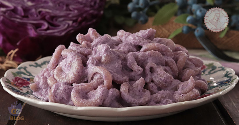 Pasta al pesto di cavolo viola ricetta facile e veloce pronta in 10 minuti