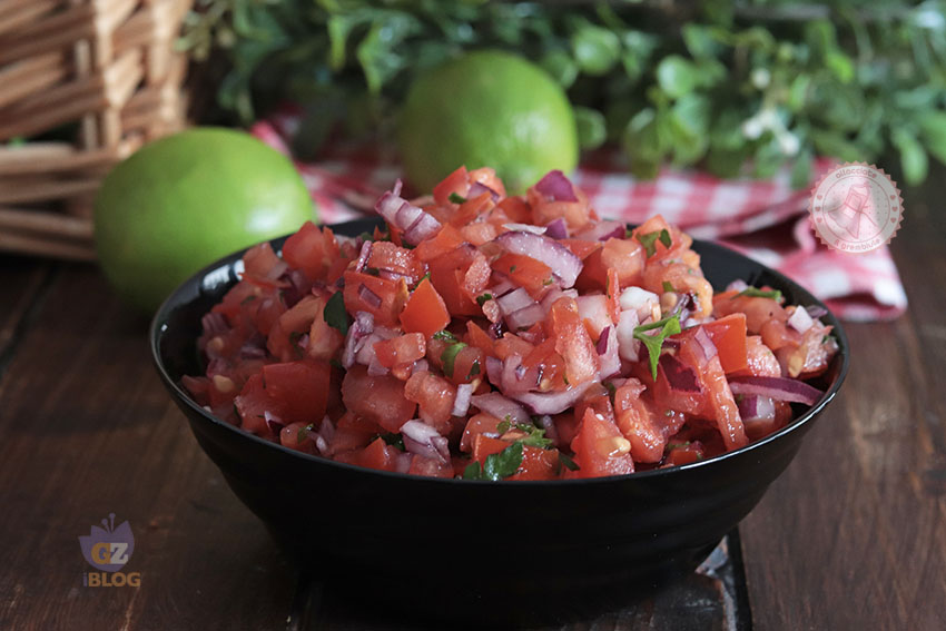 Pico de gallo salsa tipica messicana facile senza cottura