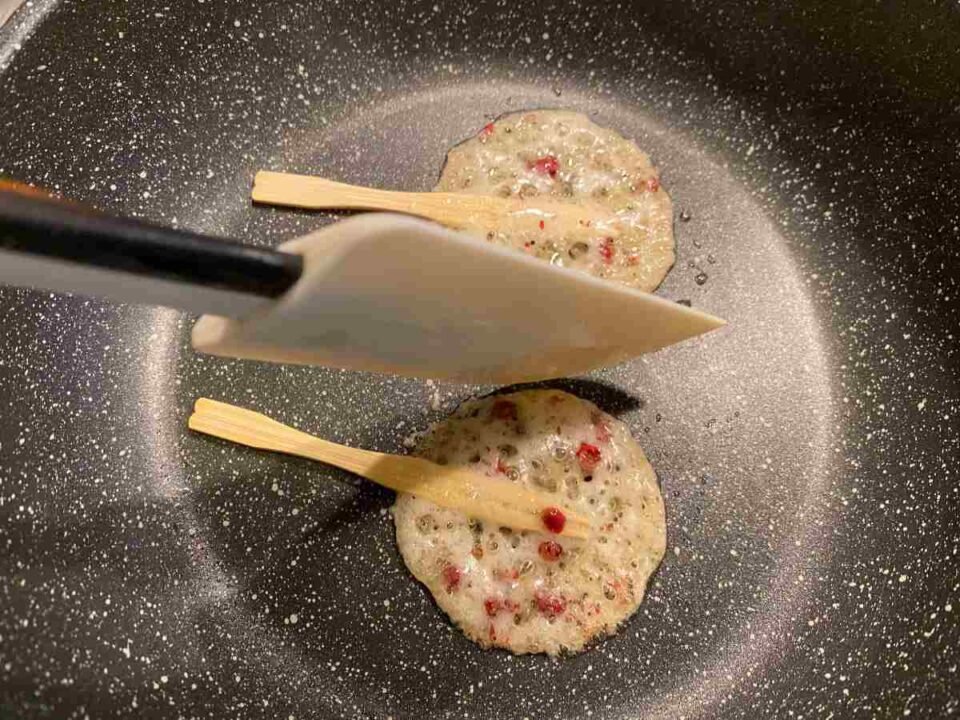 Lecca lecca di parmigiano in padella. Conquisteranno tutti!