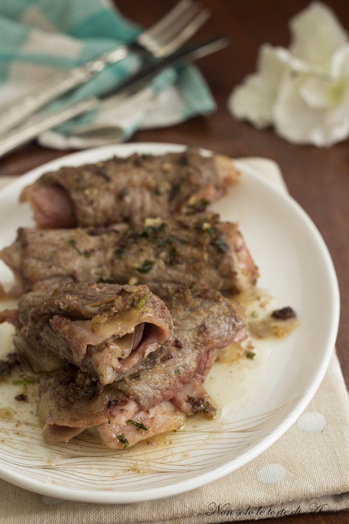 Involtini di vitello | Ricetta involtini di vitello con prosciutto