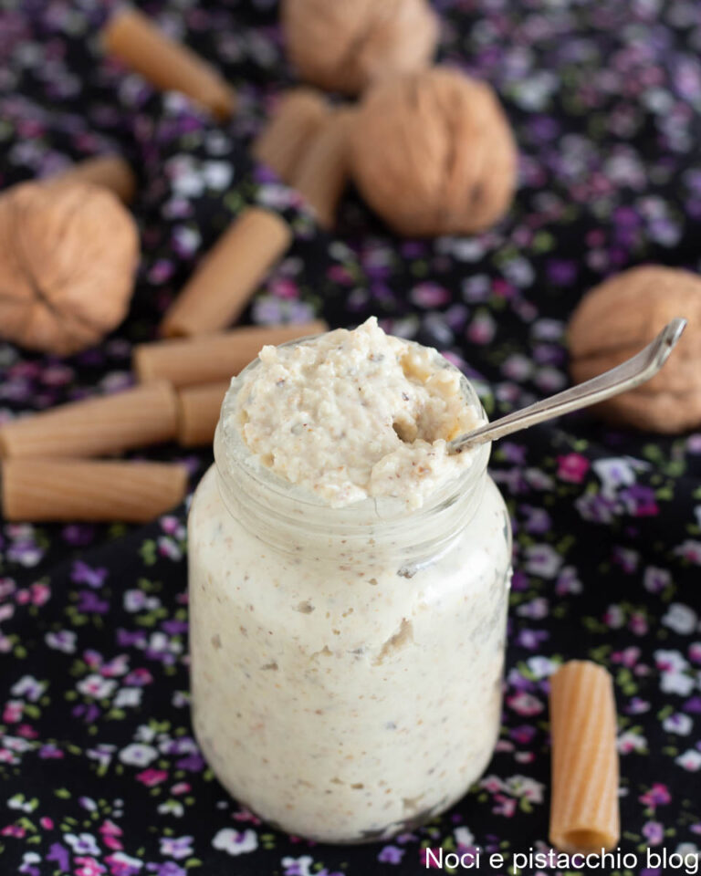 Agliata ajà piacentina | Ricetta agliata piacentina per condire la pasta