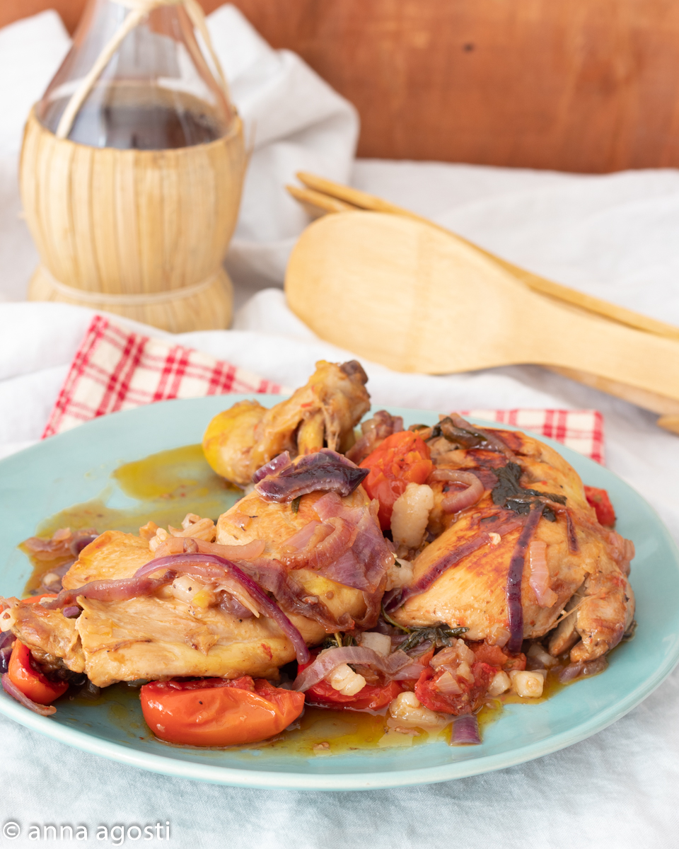 Pollo all'ischitana ricetta secondo piatto sfizioso e semplice padella