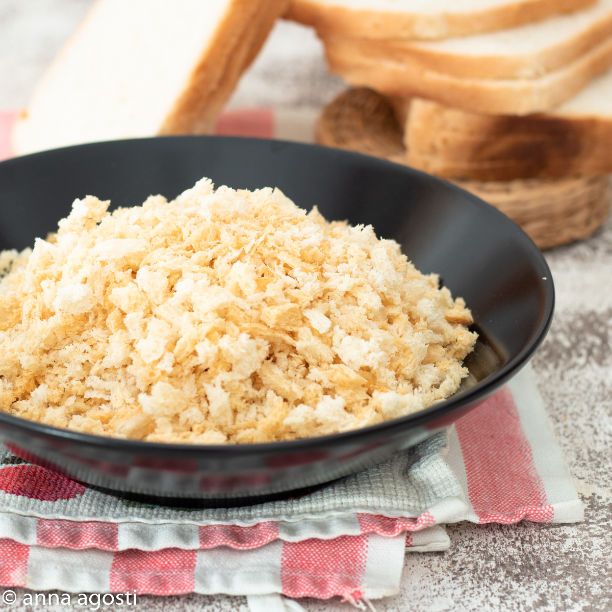 Panko fatto in casa ricetta pangrattato giapponese per panatura