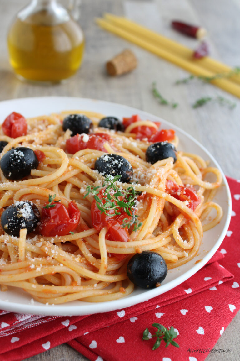 SPAGHETTI ALLA PIZZAIOLA - pasta veloce in padella con sugo facile!