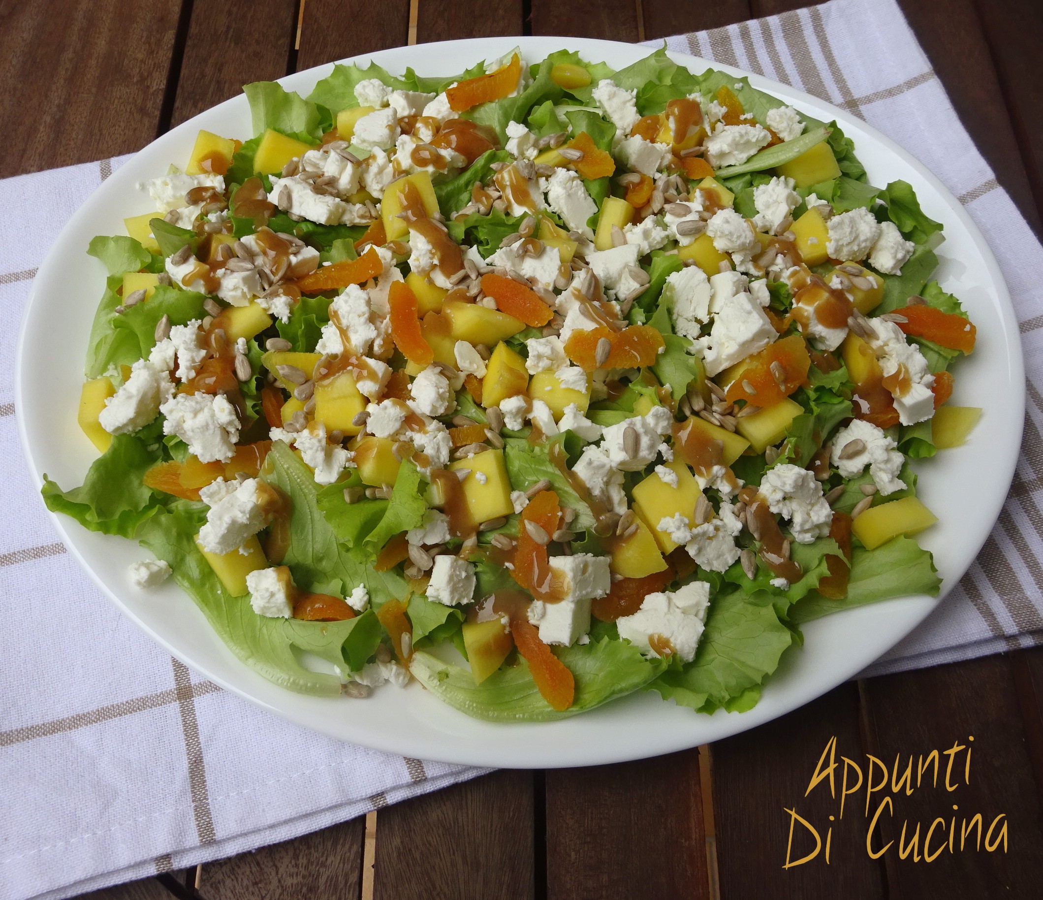 INSALATA CON MANGO E FETA - APPUNTI DI CUCINA