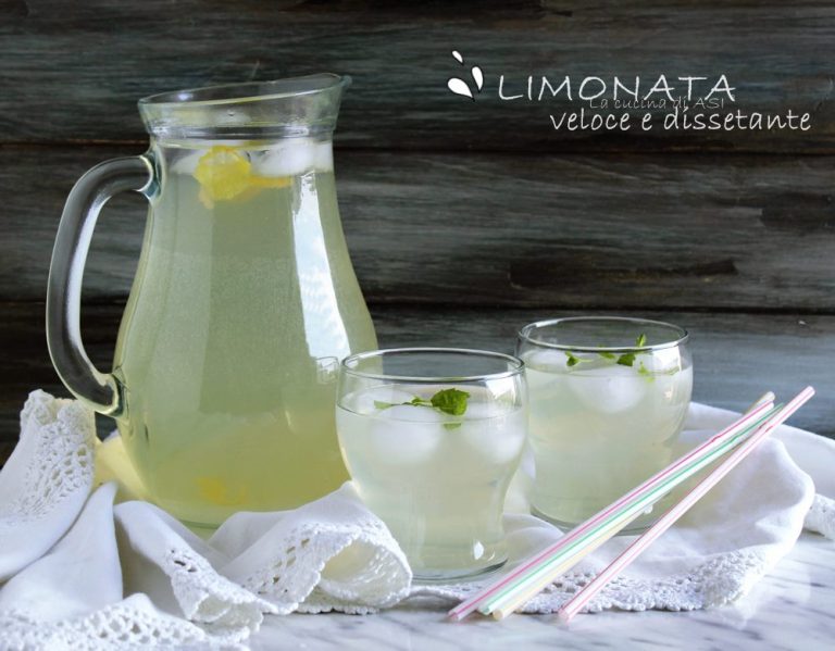 Limonata veloce e dissetante bevanda analcolica da servire fredda