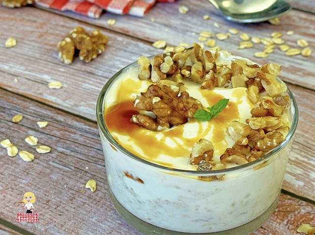 YOGURT E FIOCCHI DI AVENA alle NOCI - A Tavola con Tea