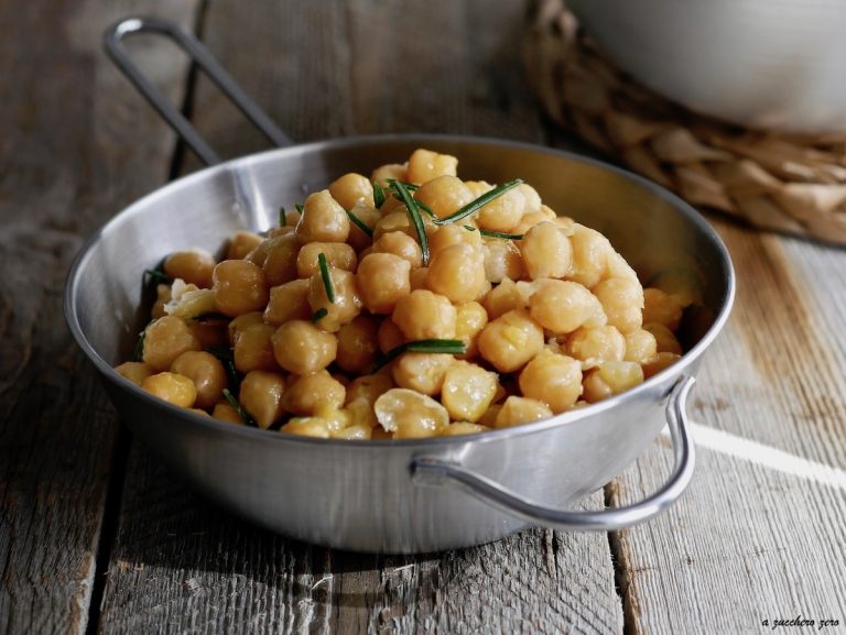 Insalata di ceci con aglio e rosmarino - a zucchero zero