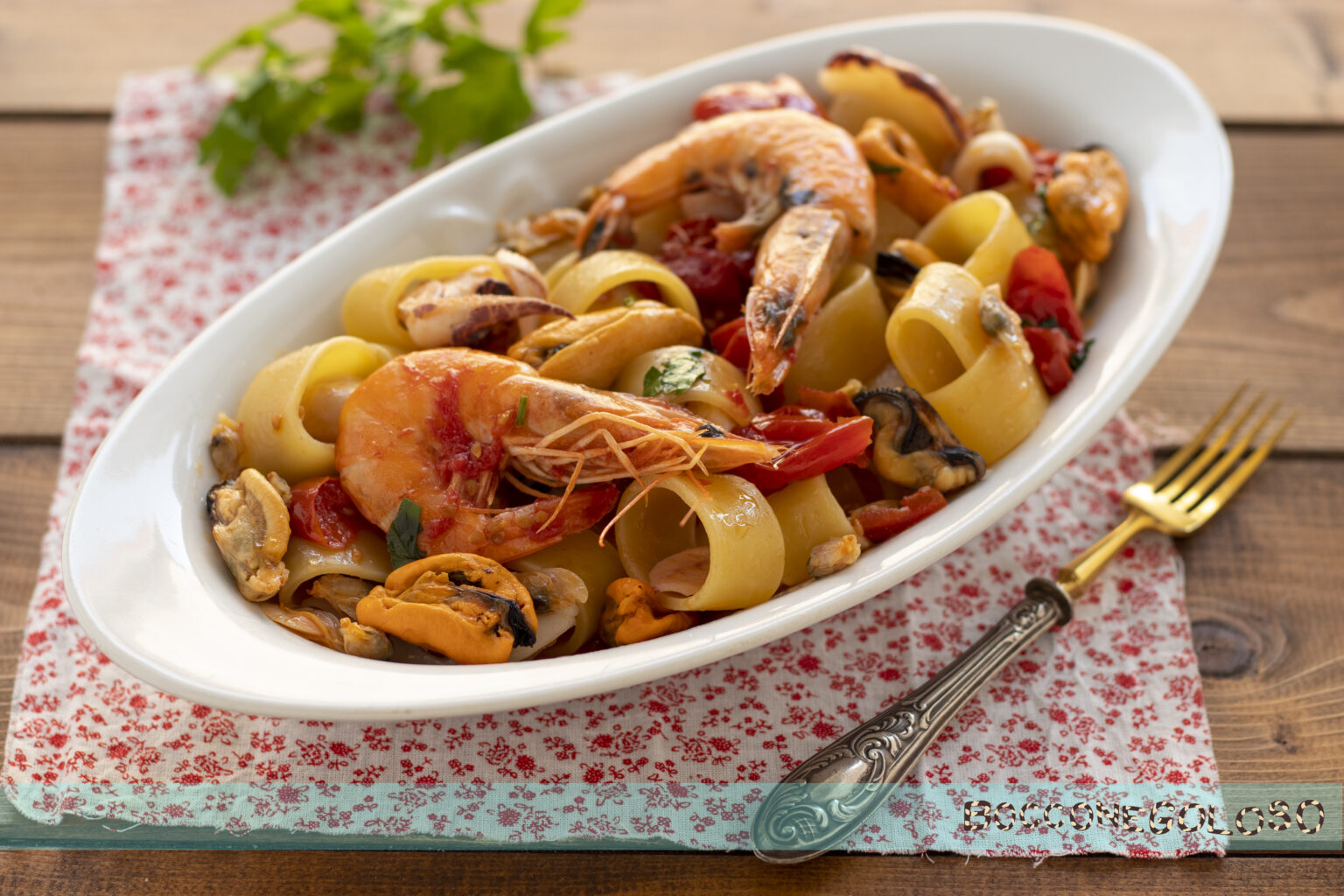 Calamarata alla Napoletana con frutti di mare - Boccone Goloso