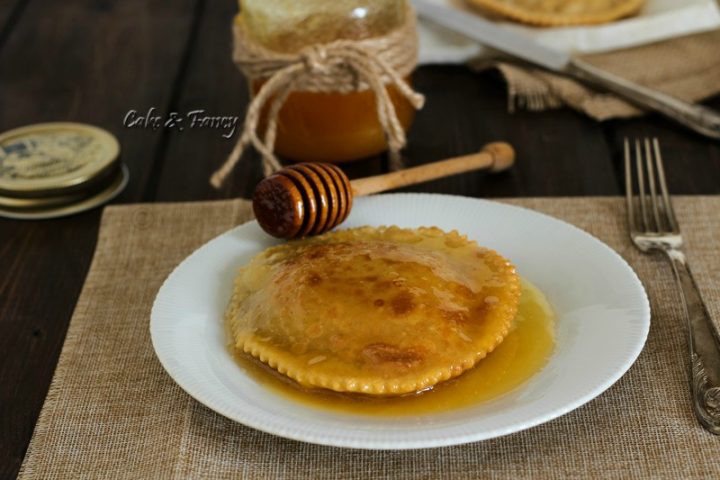 Seadas dolce tipico della cucina sarda "Specialità della nonna"