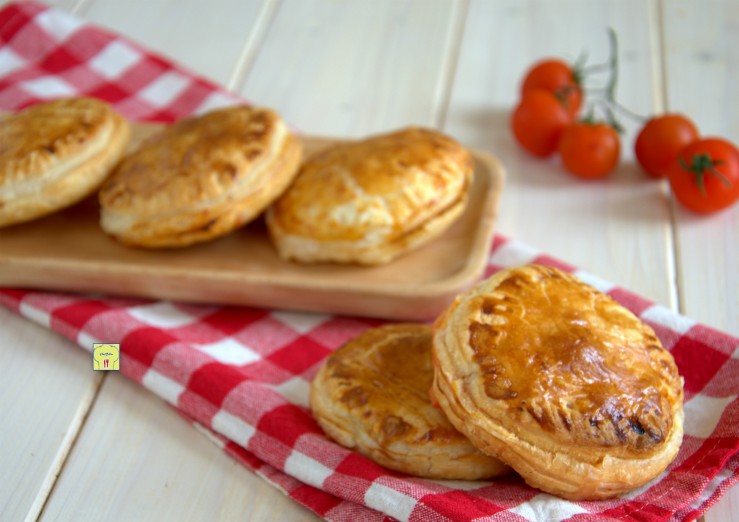 Rustici leccesi, irresistibili finger food facili e veloci da fare