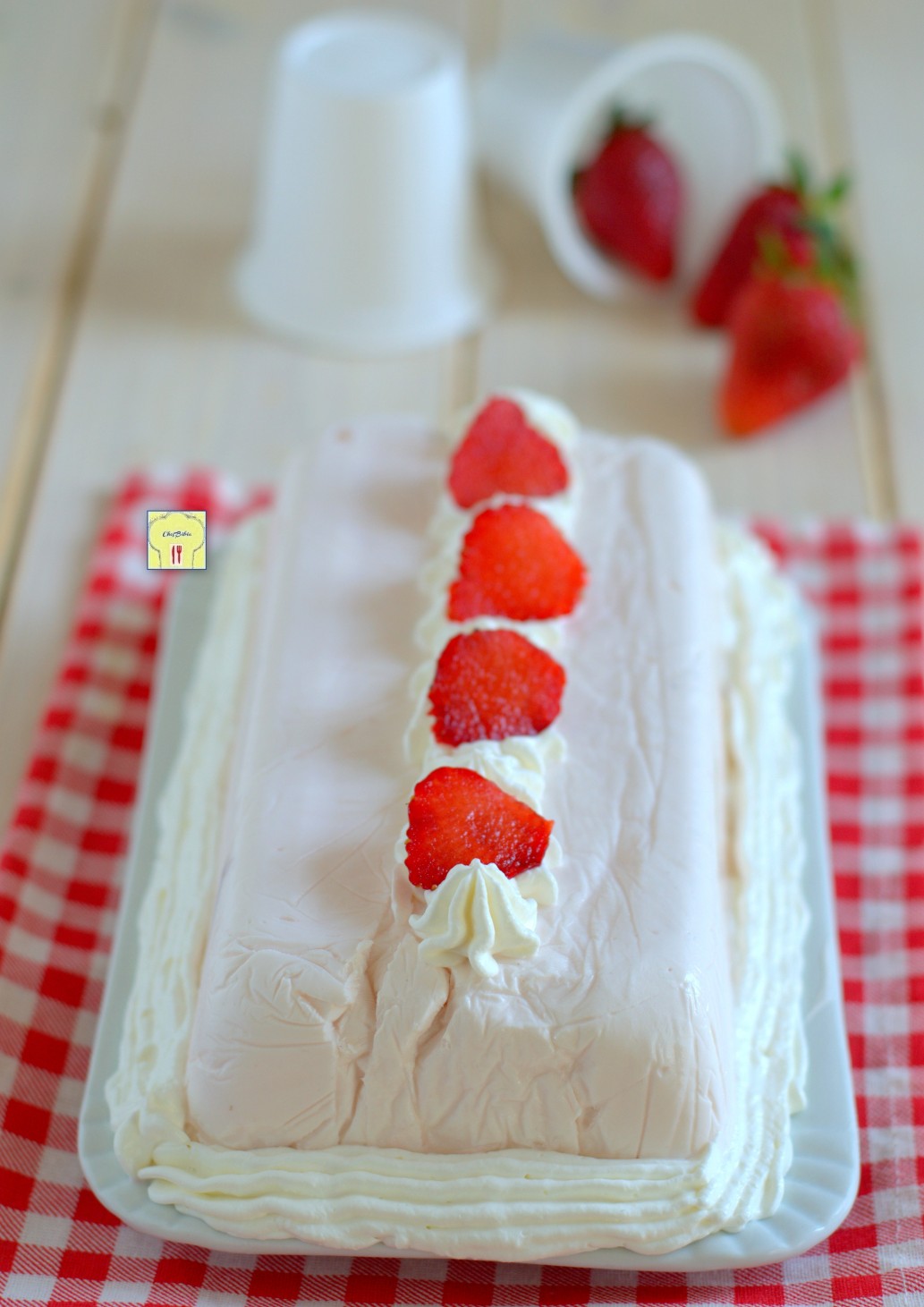 Semifreddo Yogurt e Fragole dessert fresco facile e irresistibile