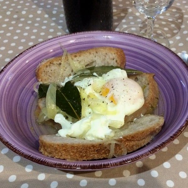 Pane cotto: cipolla, alloro e uova per un piatto povero - Cilentani ai ...