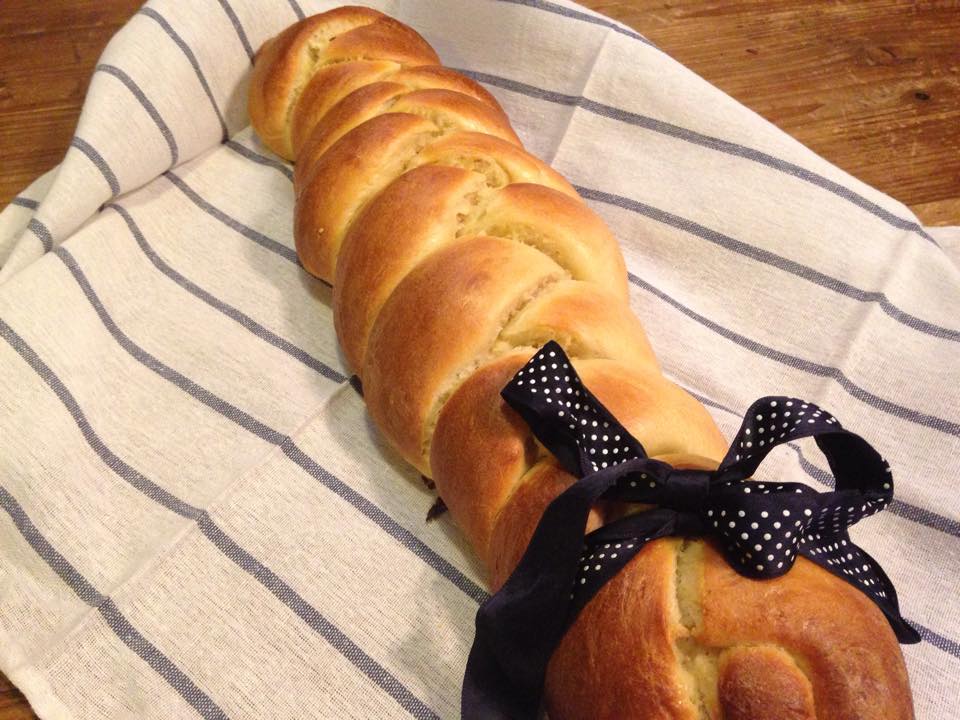 treccia semplice di pan brioche - creando si impara