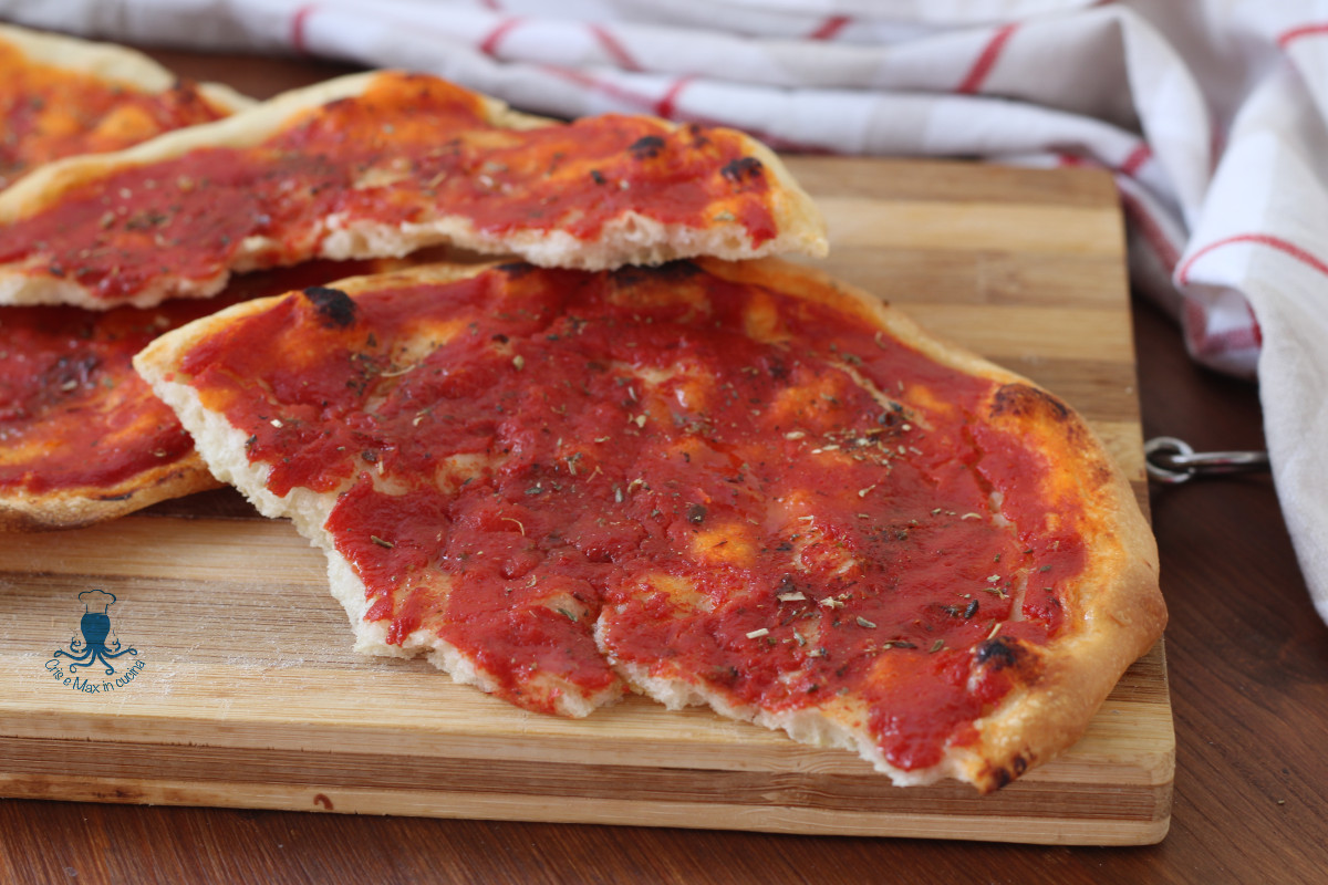 Pizzette rosse romane, ricetta con e senza Bimby