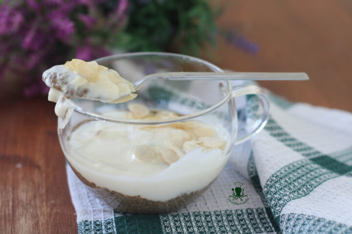 Chia pudding all'orzo, ricetta facile e cremosa