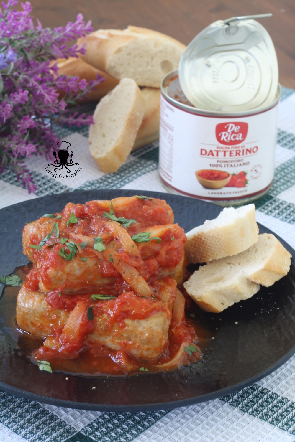 Salsiccia al sugo di datterini e cipolla