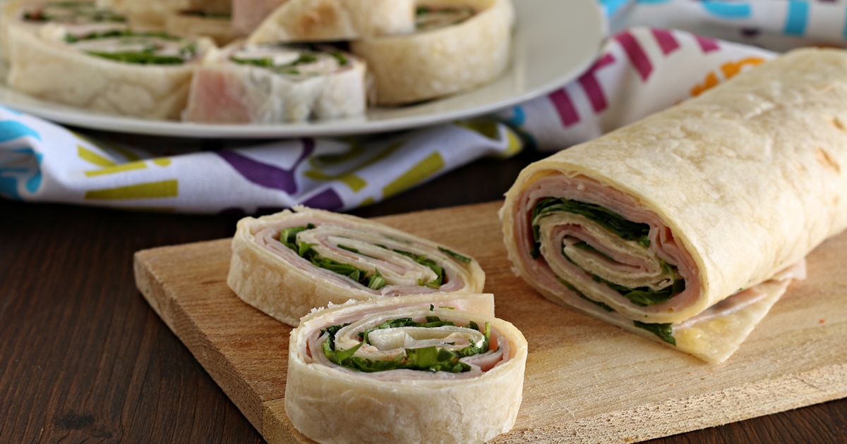 Rotolini di piadina con prosciutto e rucola | CuciniAmo con Chicca