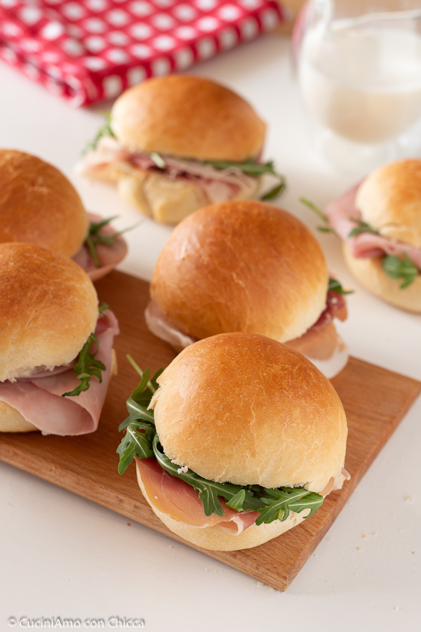 PANINI AL LATTE DA BUFFET - CuciniAmo con Chicca