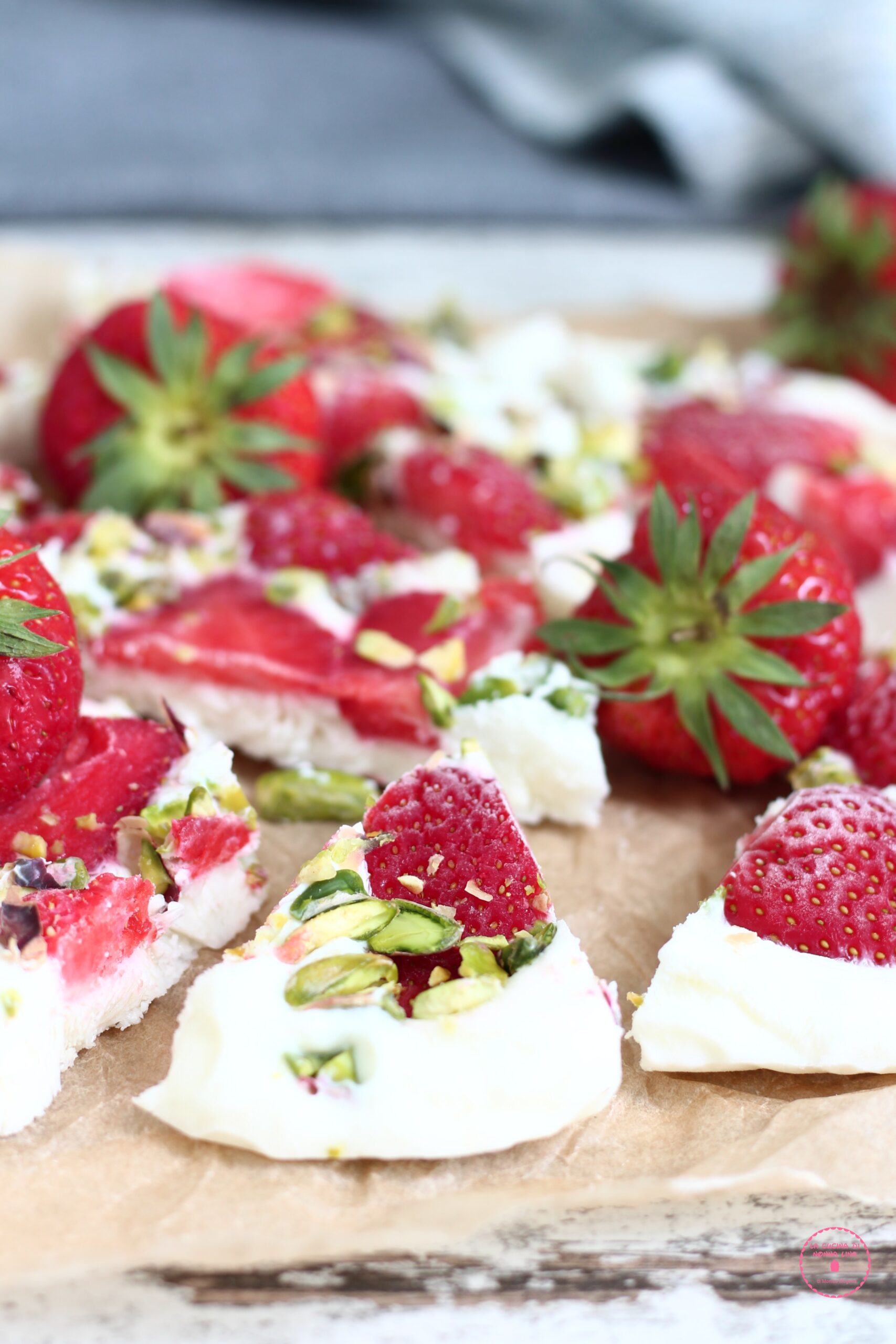 Barrette frozen yogurt fragole e pistacchi - La cucina di nonna Lina di ...