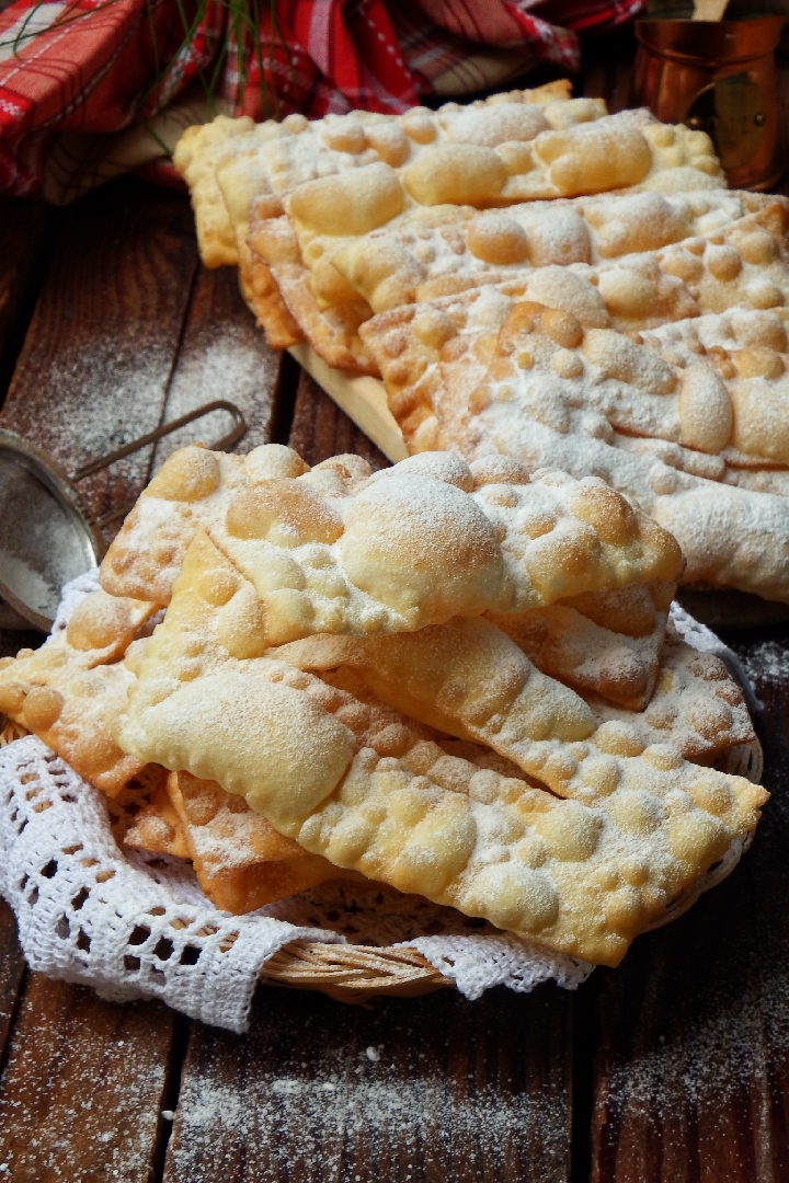 CHIACCHIERE – I SAPORI DI CASA