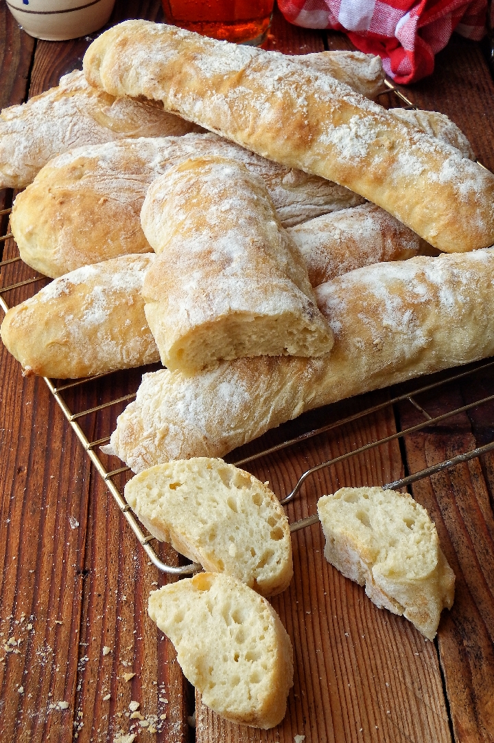 FILONCINI DI PANE CASERECCIO – I SAPORI DI CASA