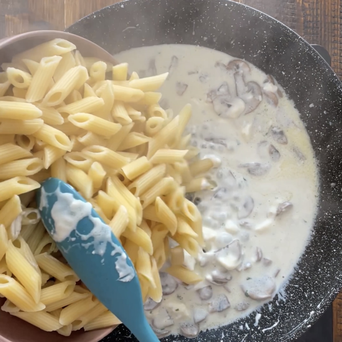 PASTA FUNGHI E PHILADELPHIA ricetta pasta con il philadelphia facile