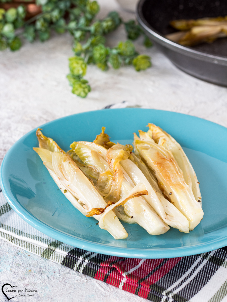 Indivia belga in padella ricetta contorno brasato cucina Italiana