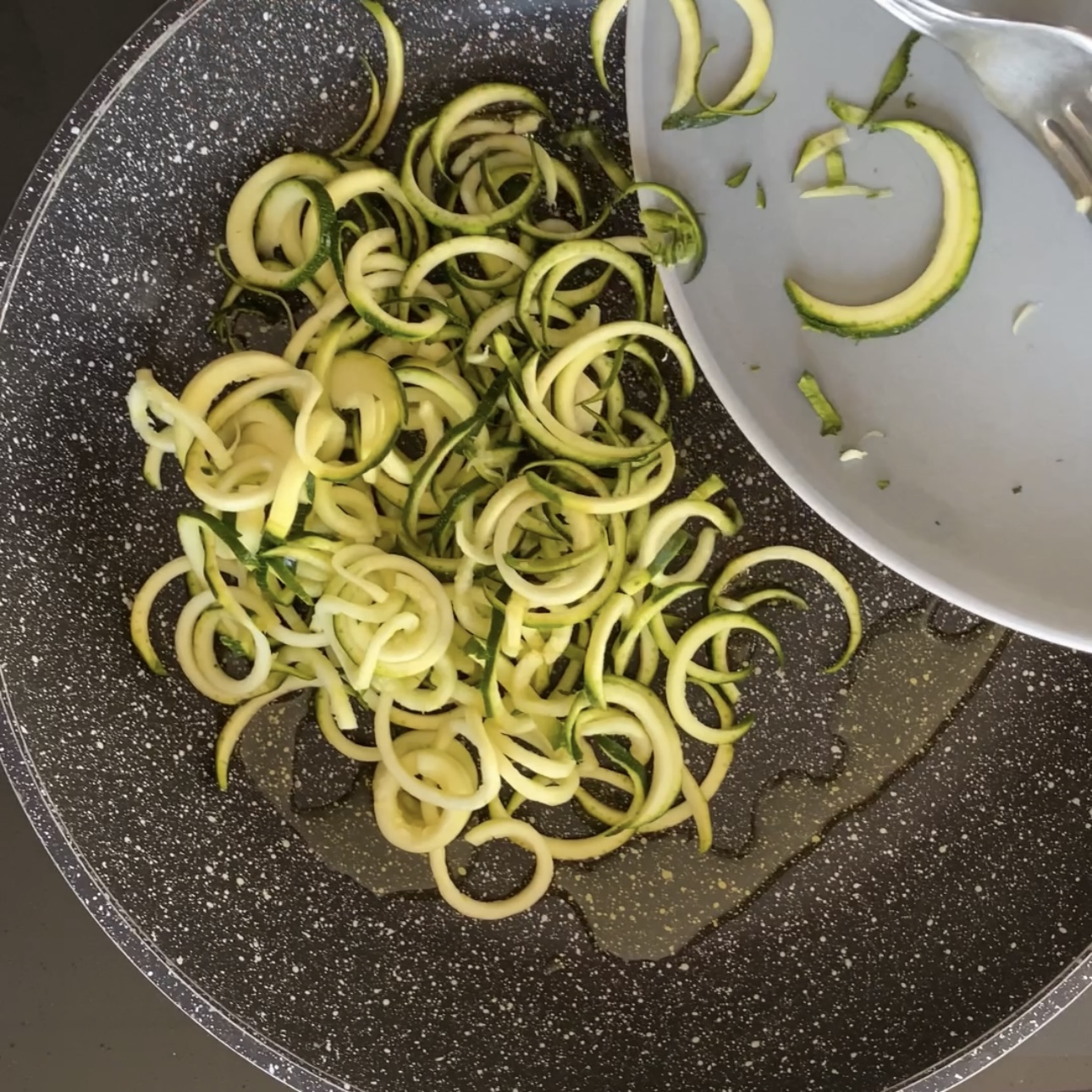 straccetti di pollo con zucchine ricetta in padella cucina italiana light