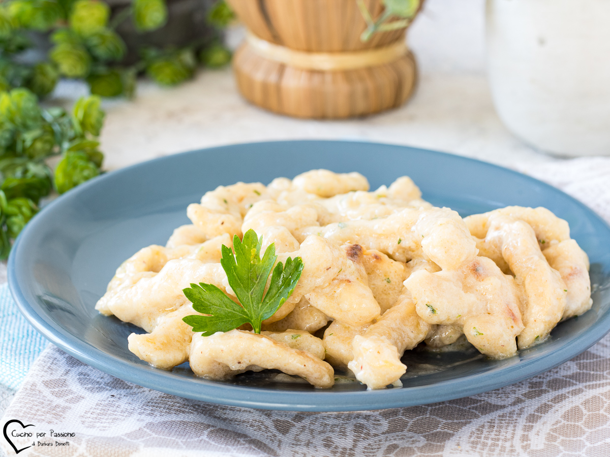 straccetti di pollo cremosi al latte ricetta cucina italiana petto di pollo