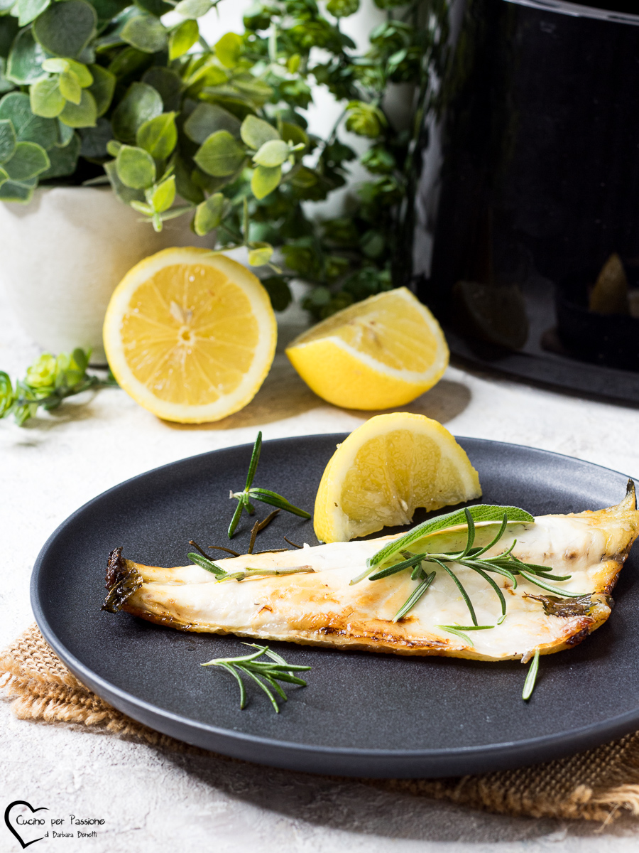 spigola in friggitrice ad aria ricetta branzino filetti di spigola limone