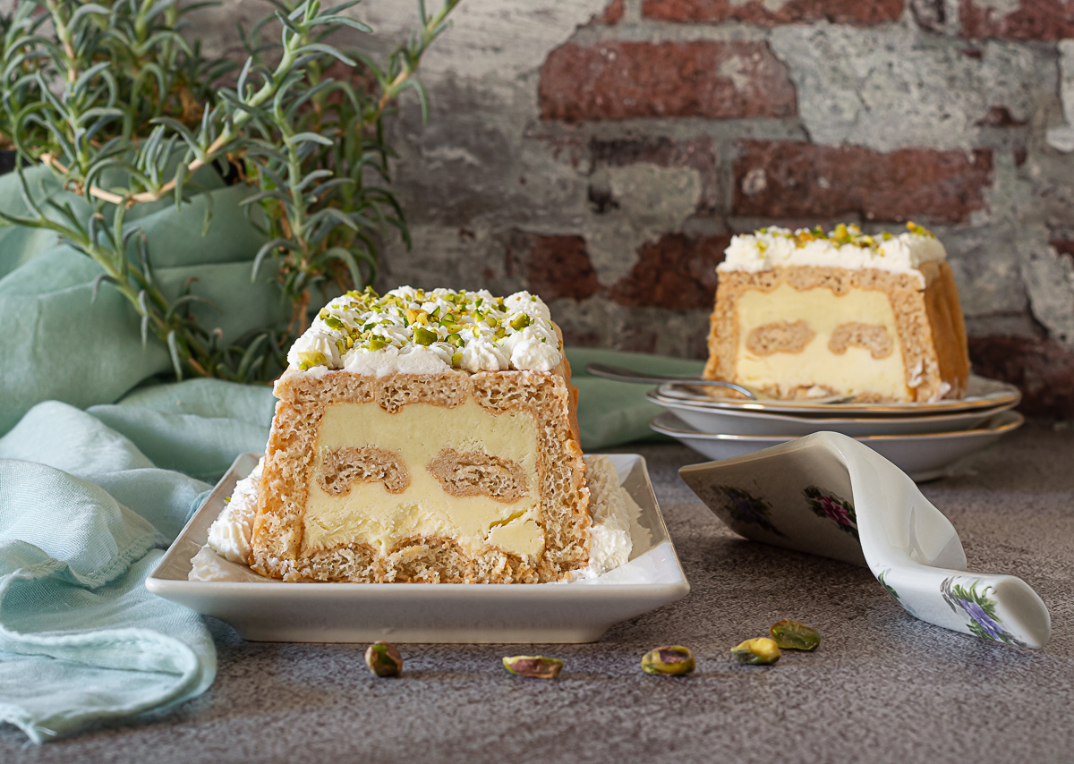 Tiramisù semifreddo al pistacchio. Fresco e super goloso.