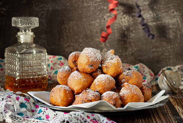 Fritole veneziane. Ricetta tipica del Carnevale veneziano.