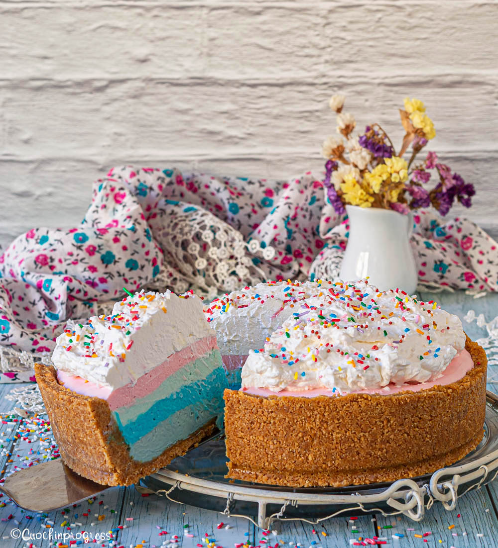Rainbow cheesecake. Fresco, allegro, cremoso e goloso.