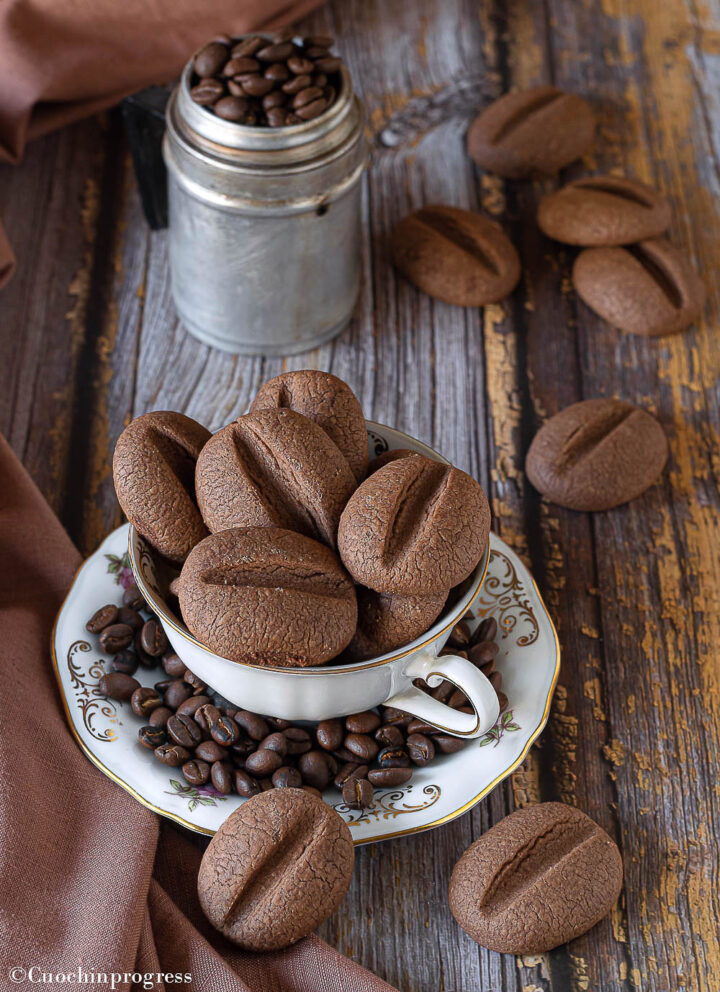 Biscotti chicco di caffè semplici e golosissimi
