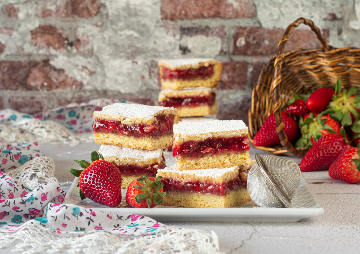Scendiletto alle fragole. Dolce facile e buonissimo.