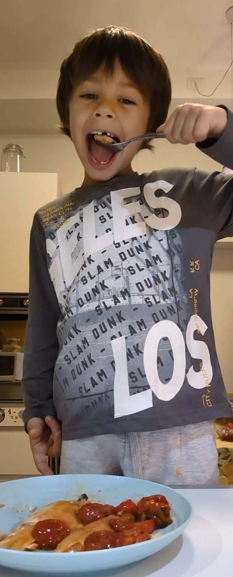 Cefalo in padella con pomodorini - UN PAPA' AI FORNELLI