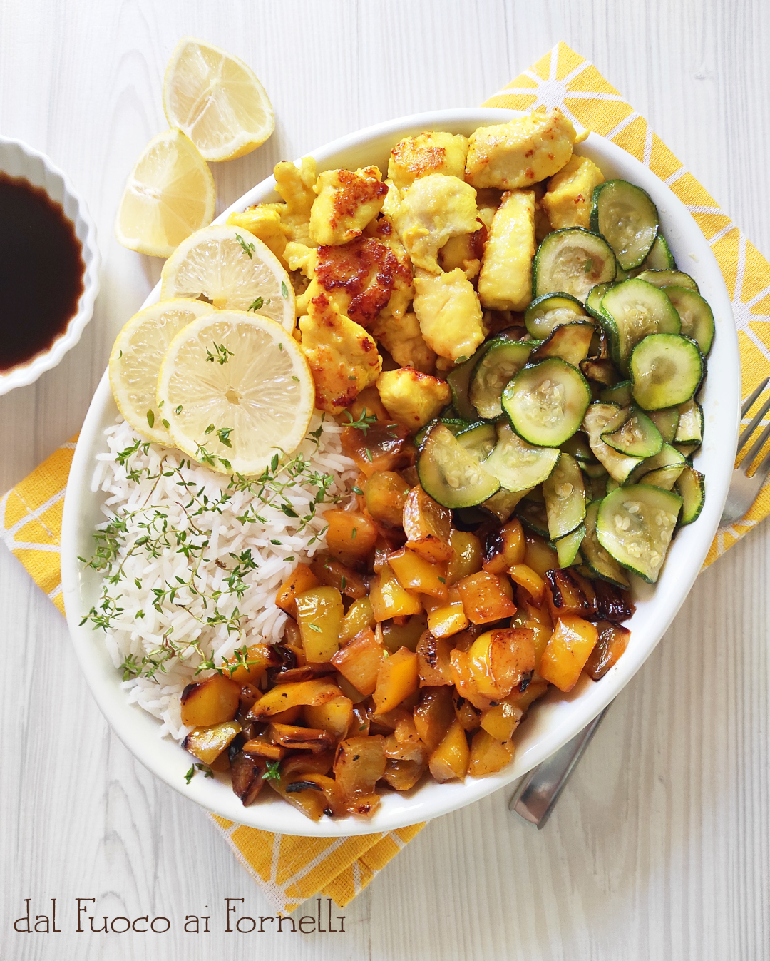 Poke con pollo, zucchine e peperoni - Dal fuoco ai fornelli