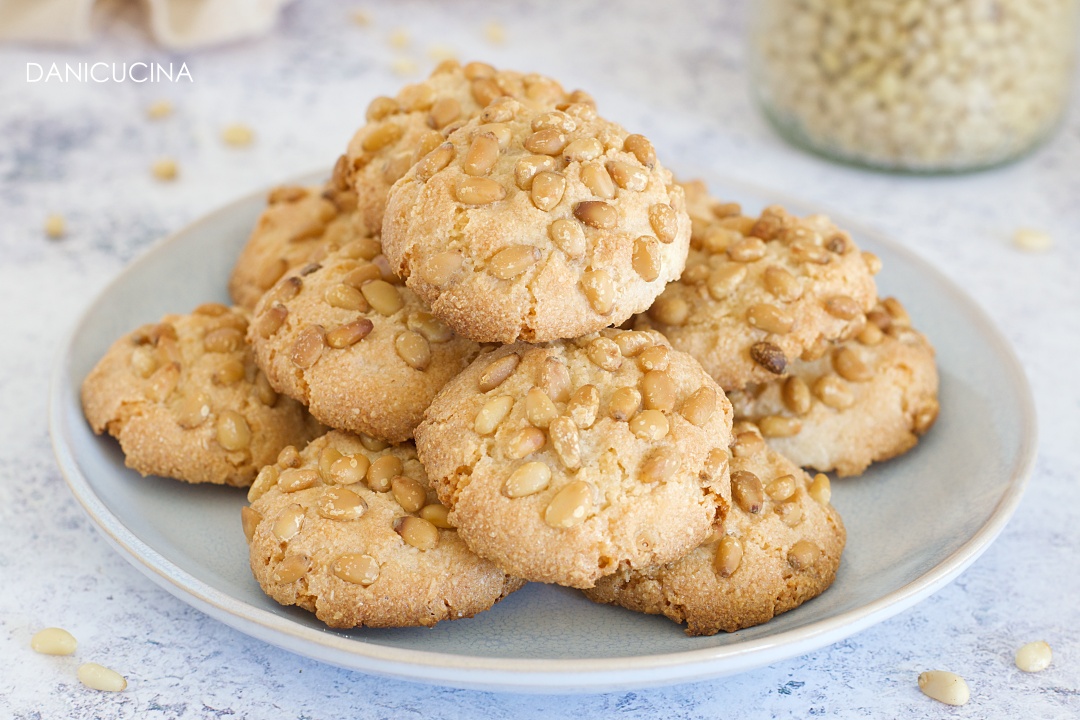 Pinolate Pasticcini Liguri - DANICUCINA