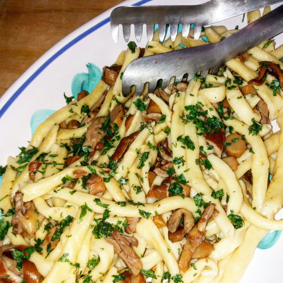 Maccarones de busa, tipica pasta tradizionale sarda - Daniela Cakes