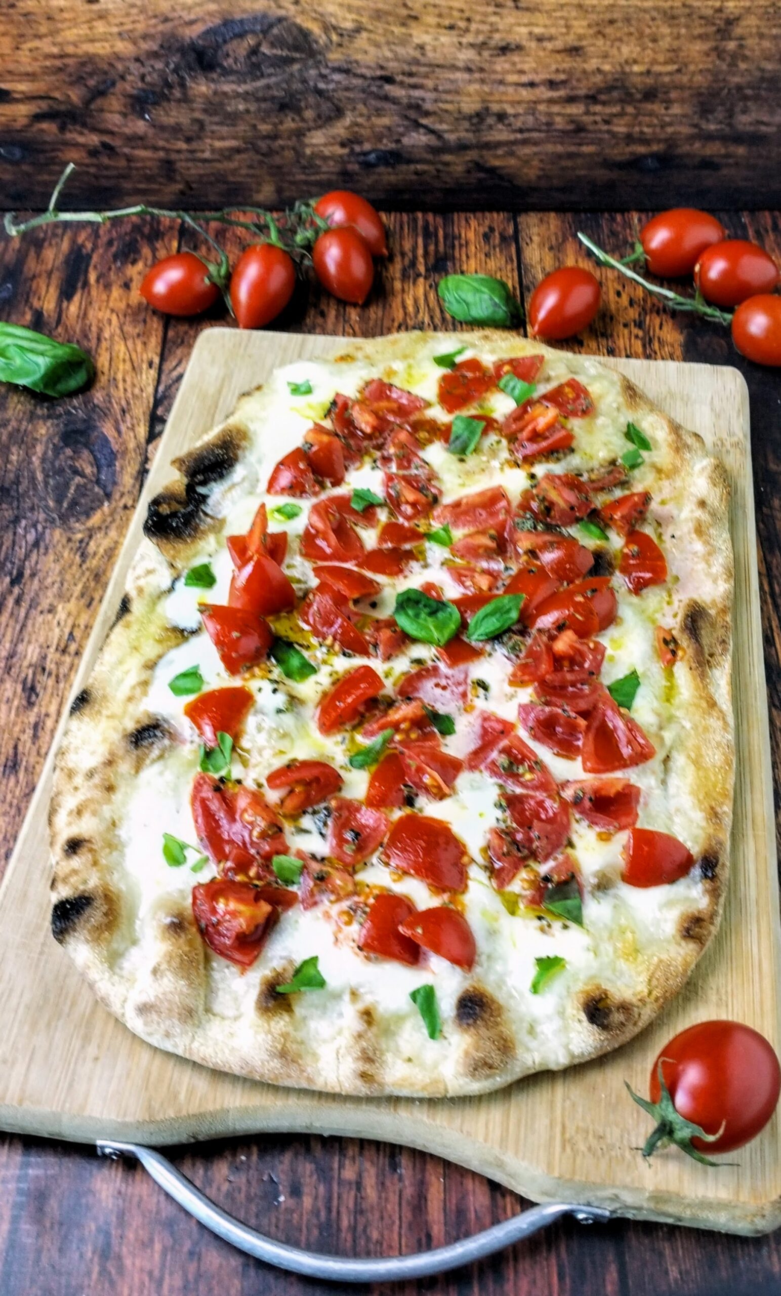 Pinsa Già Pronta con Pomodorini e Mozzarella