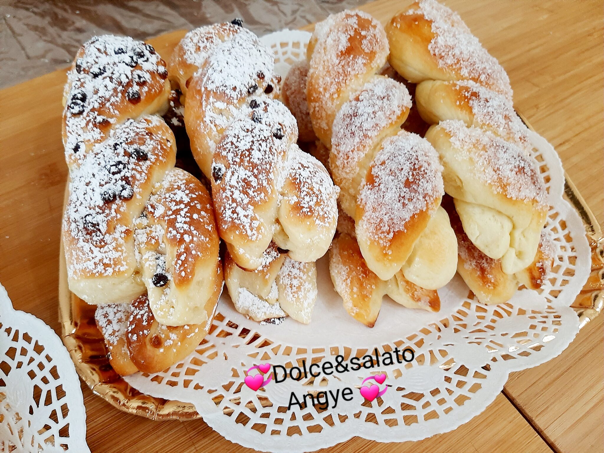 Treccine con lo zucchero siciliane - Blog di dolcesalatoangye