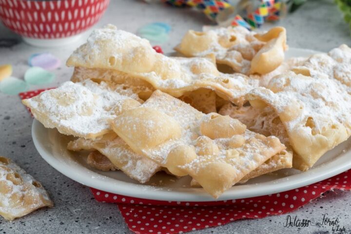 Ricetta CROSTOLI, ricetta per averli leggerissimi e profumati